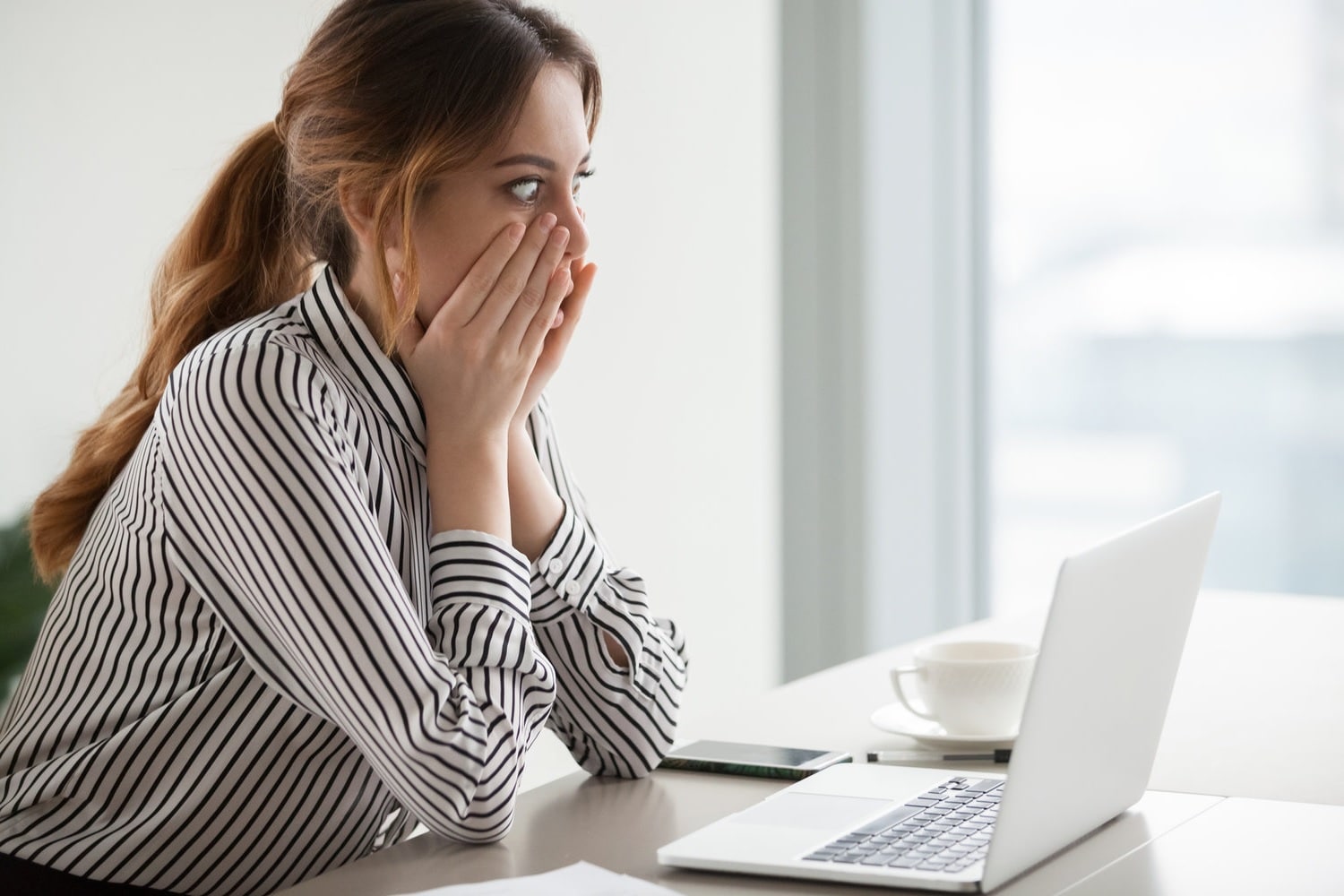 Fraudes et faux messages : les arnaques à éviter - Libre Info